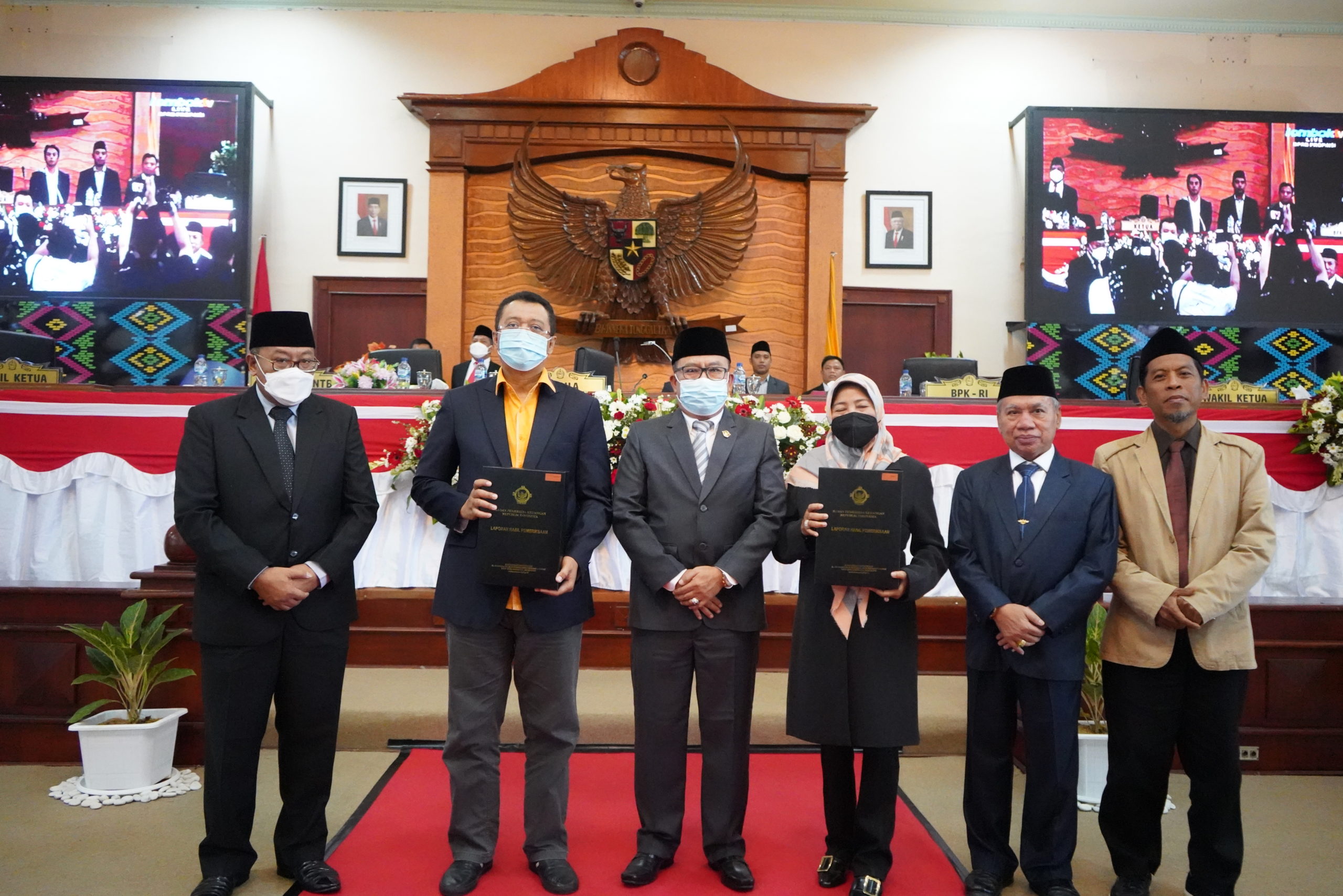 Penyerahan Laporan Hasil Pemeriksaan atas Laporan Keuangan Pemerintah ... Penyerahan Laporan Hasil Pemeriksaan atas Laporan Keuangan Pemerintah ...